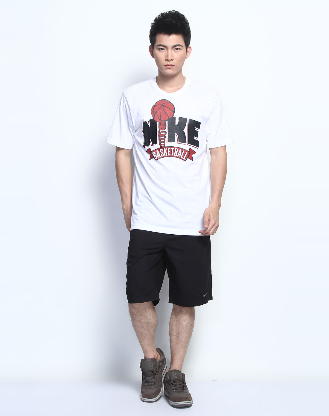 耐克白t恤,耐克t恤_大山谷图库